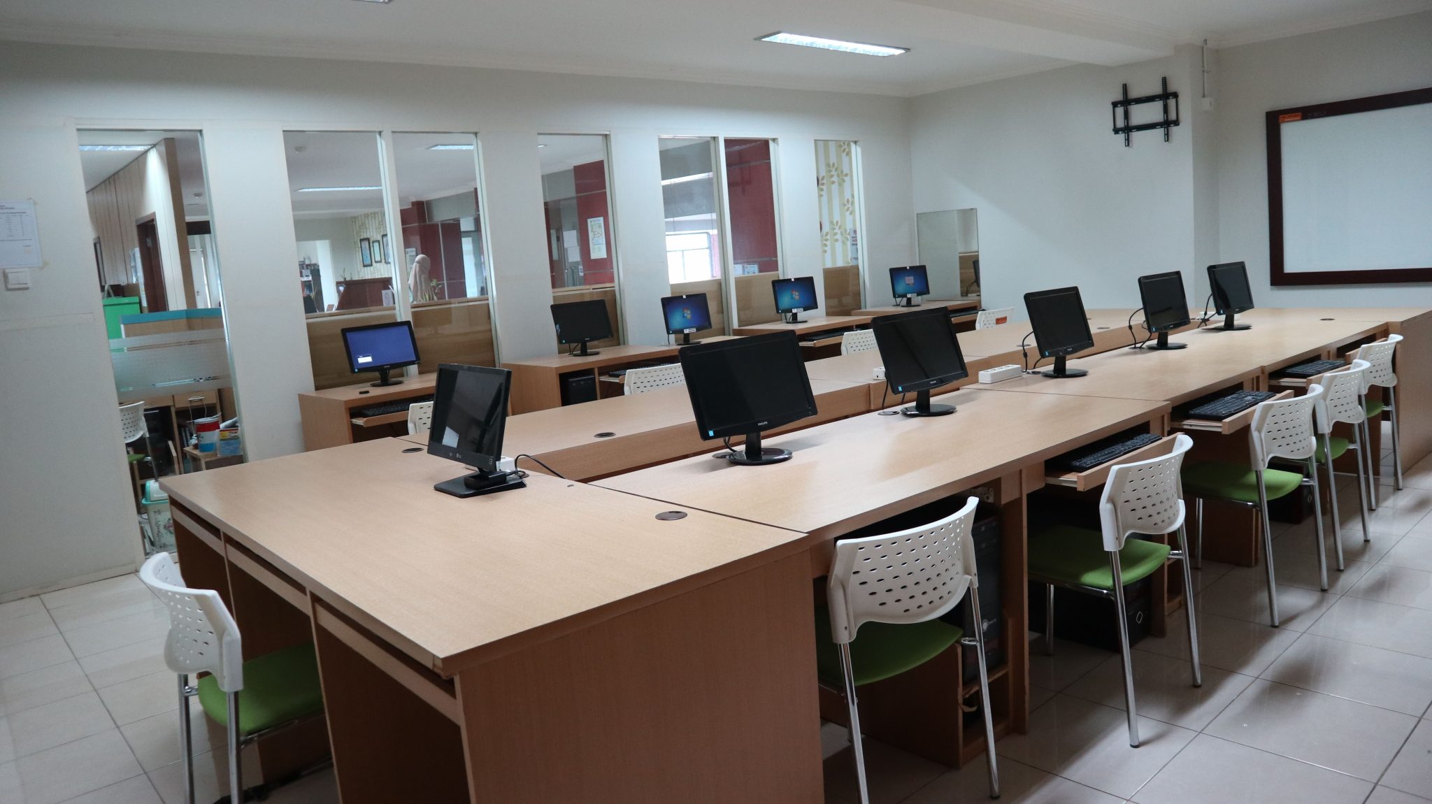 Ruang Multimedia – UPT Perpustakaan UPY